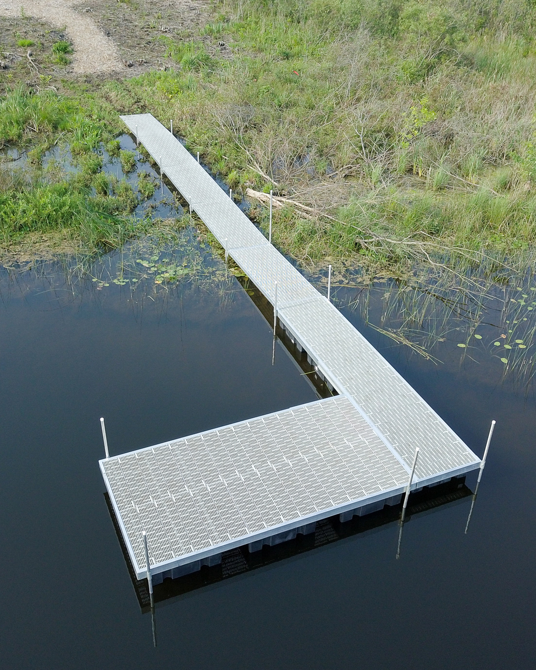 Chelsea, Michigan - Water's Edge Dock and Hoist