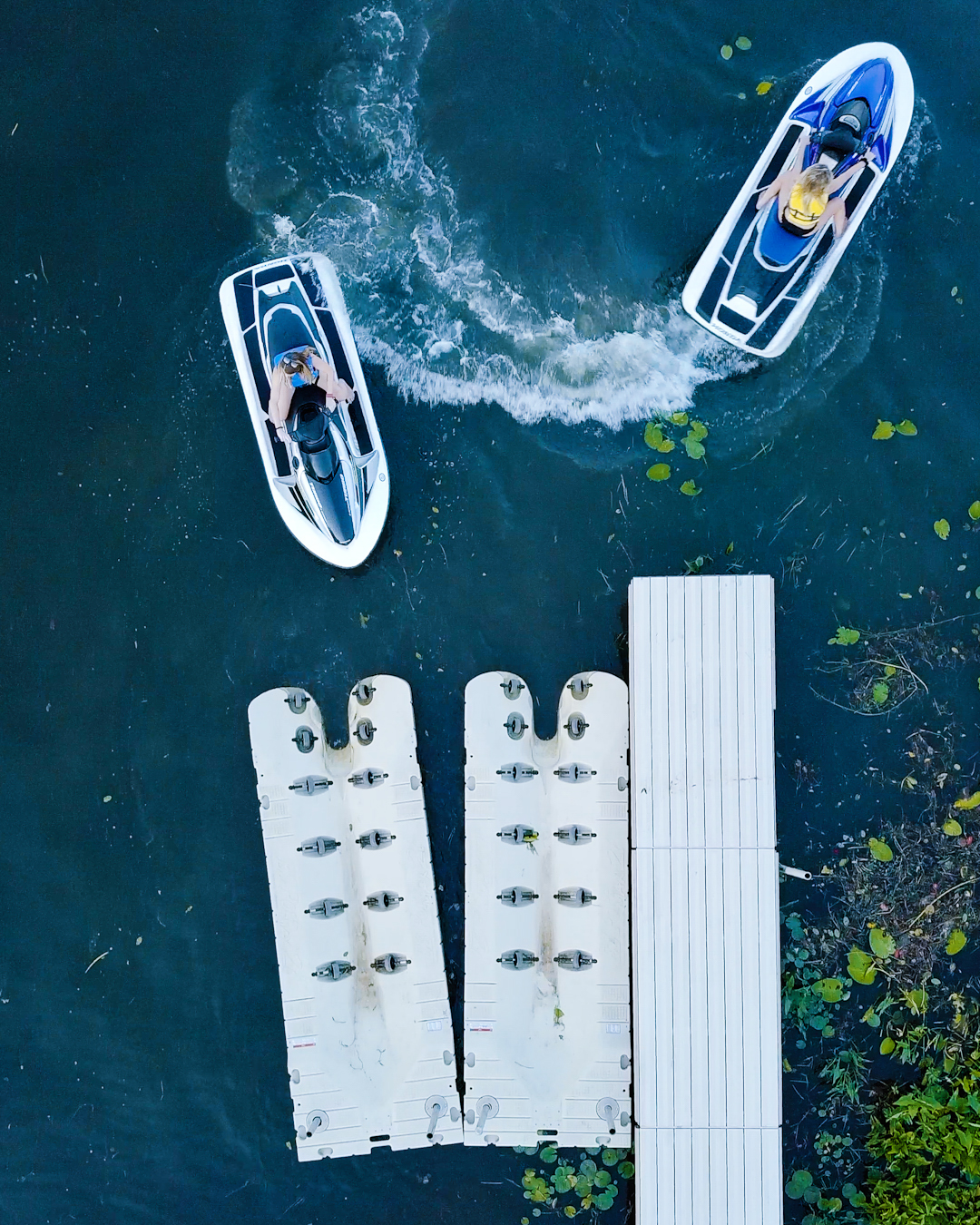 Pinckney, Michigan - Water's Edge Dock and Hoist