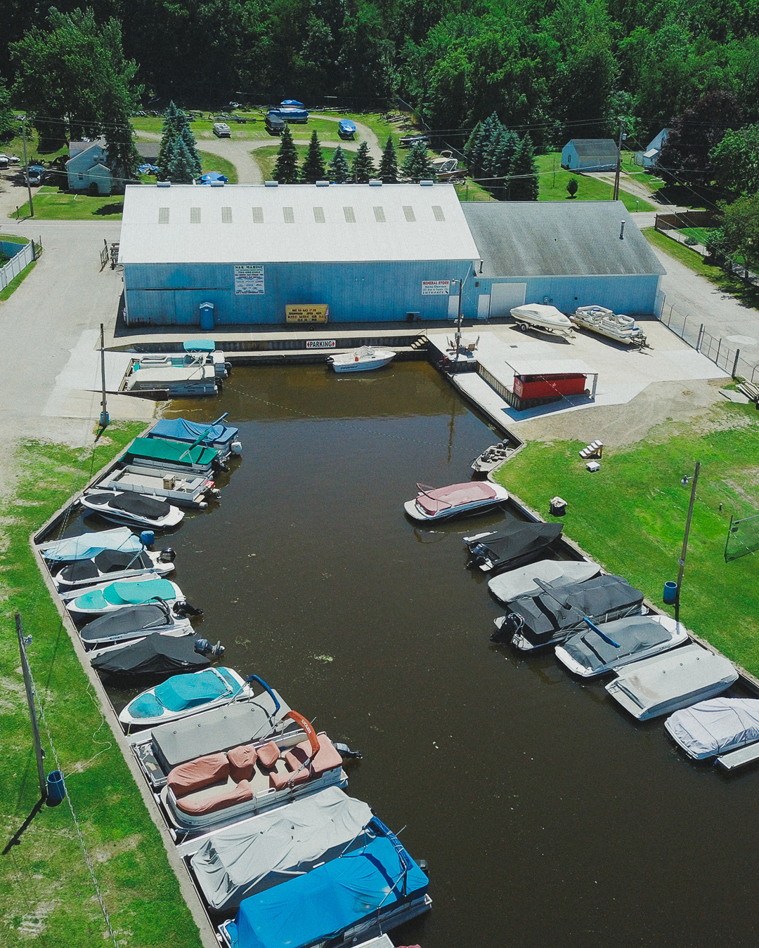 Ludington, Michigan - Water's Edge Dock and Hoist